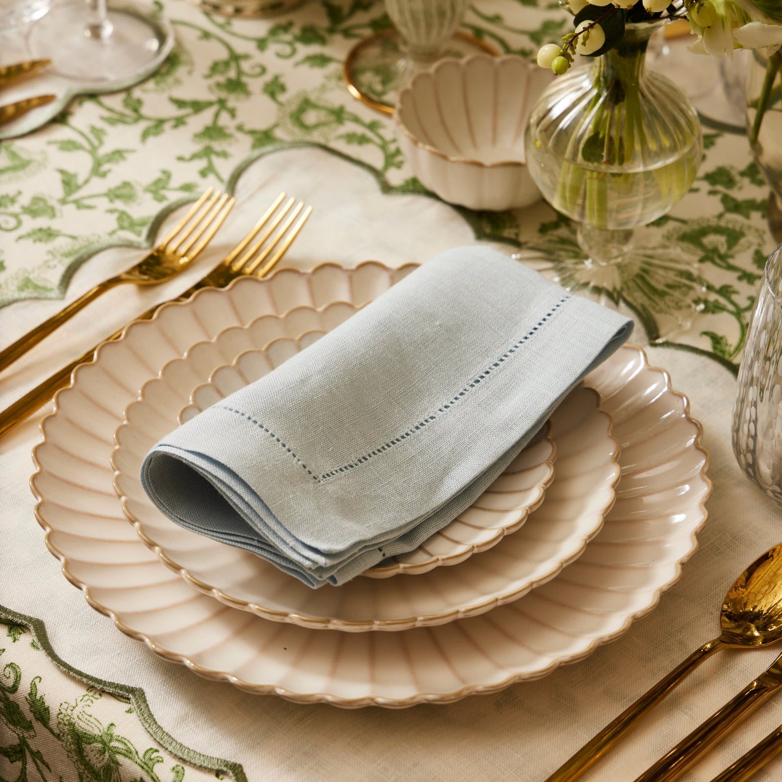 Rent: Scallop Shell Set